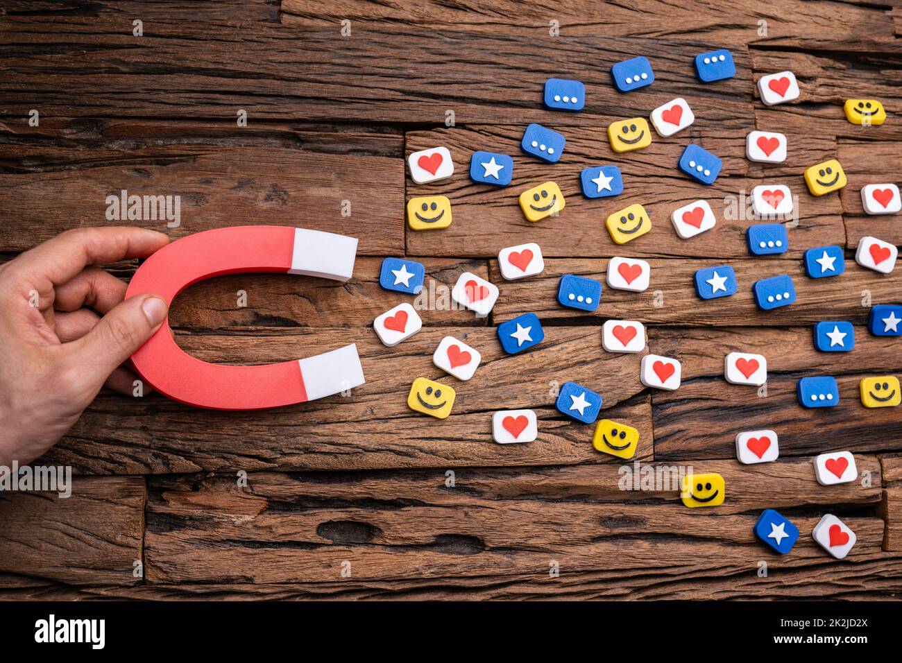 Viral Online Campaign And Marketing Magnet Stock Photo - Alamy