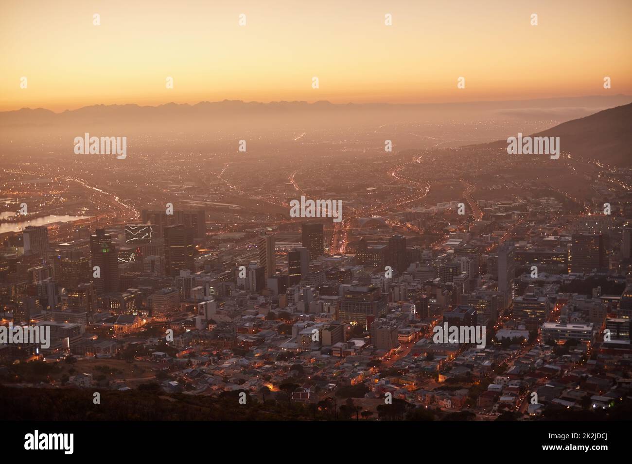 Dawn no one is outdoors town hi-res stock photography and images - Alamy