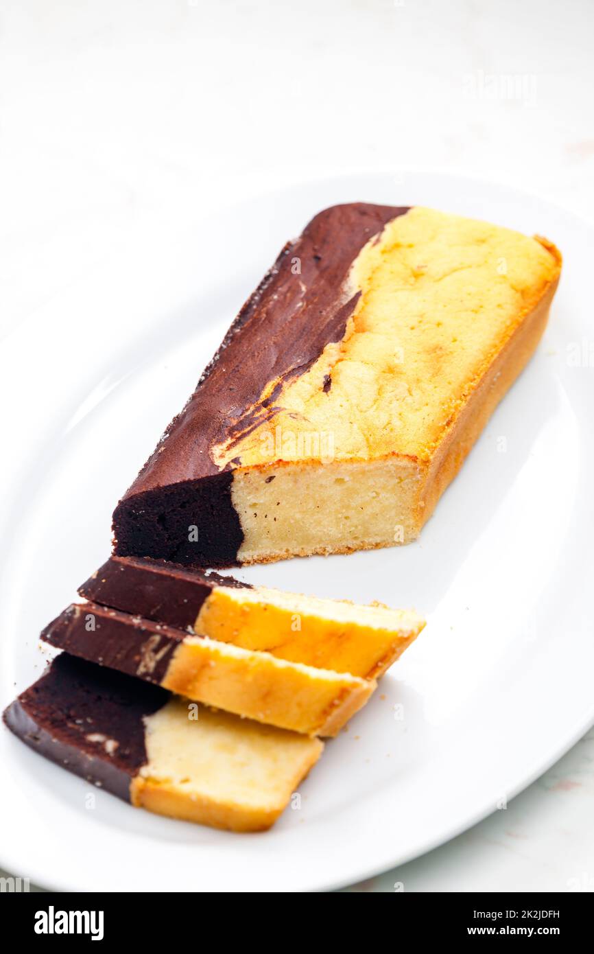 Two coloured sponge cake hi-res stock photography and images - Alamy