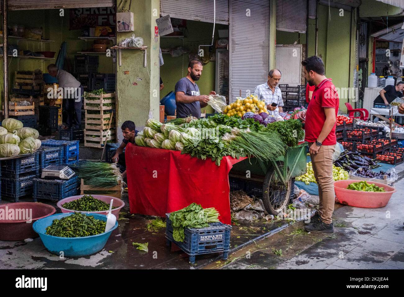 100 basis points hi-res stock photography and images - Alamy