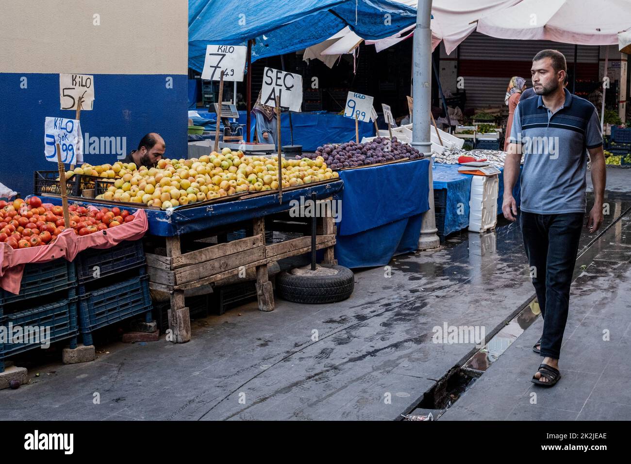 100 basis points hi-res stock photography and images - Alamy