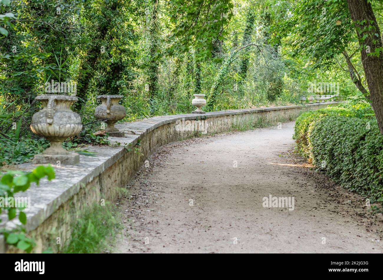 Pathway park hi-res stock photography and images - Alamy