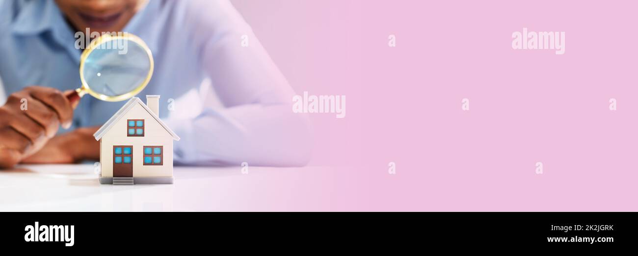 Black girl magnifying glass hi-res stock photography and images - Alamy