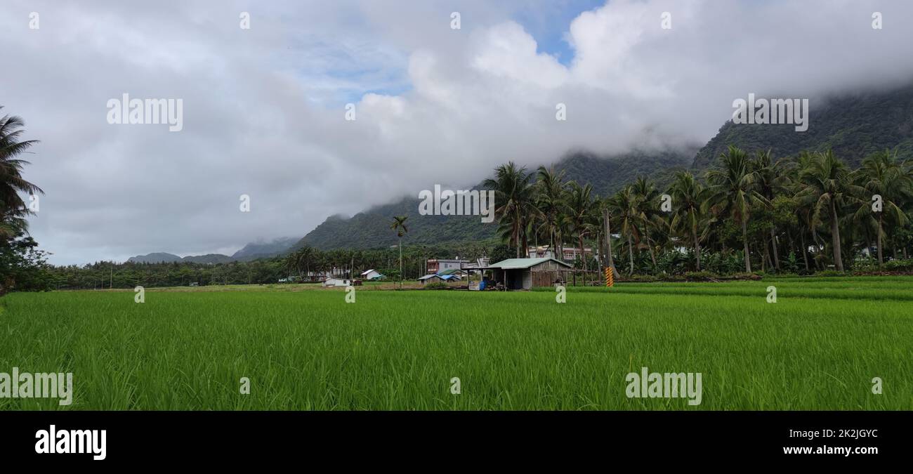Duli Beach (land of the sky), Taitung enjoys the beautiful coastline of ...
