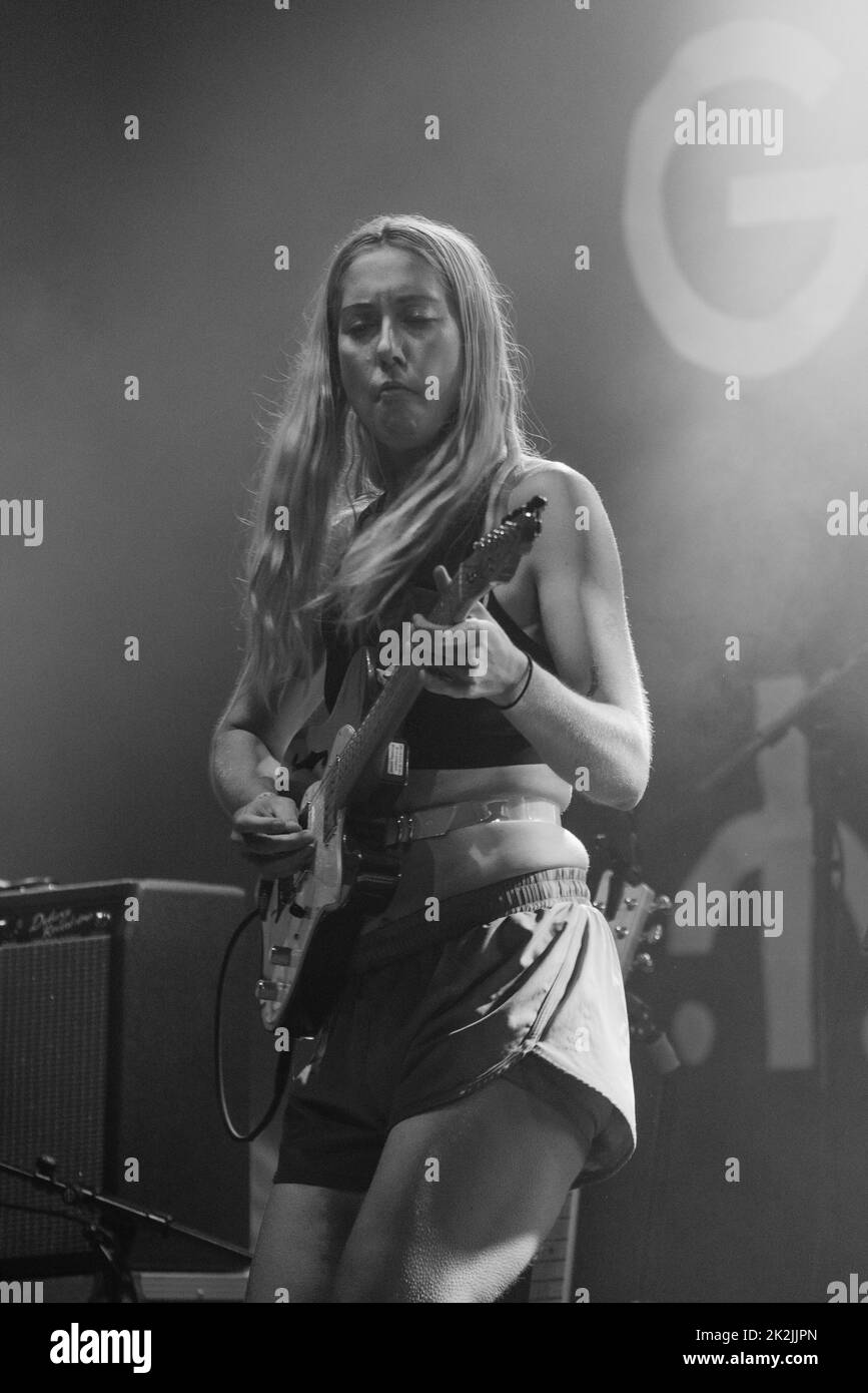 TORRES, CONCERT: Torres (Mackenzie Ruth Scott) plays the Walled Garden ...