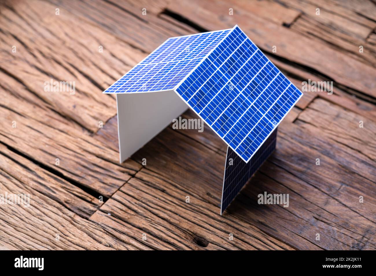 Solar panel house hi-res stock photography and images - Alamy