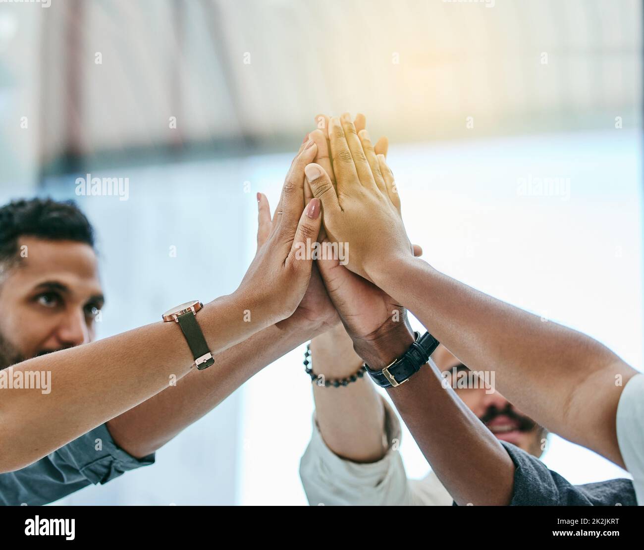 High fiving each other hi-res stock photography and images - Alamy