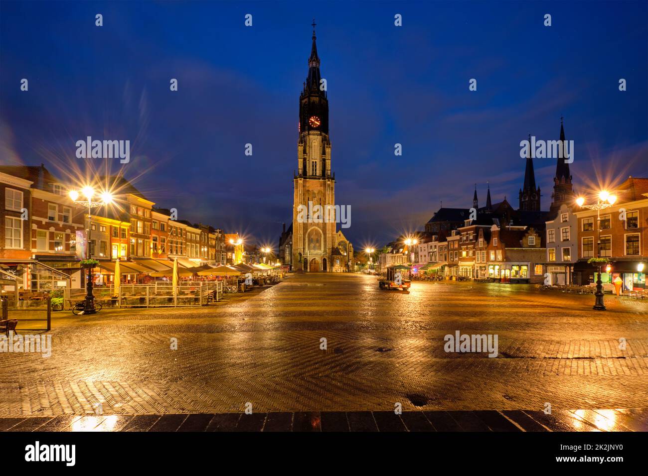 Delft Market Square Markt in the evening. Delfth, Netherlands Stock ...