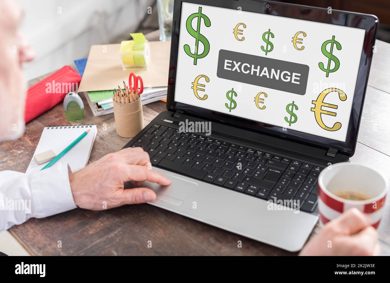 Computer laptop shown stock hi-res stock photography and images - Alamy