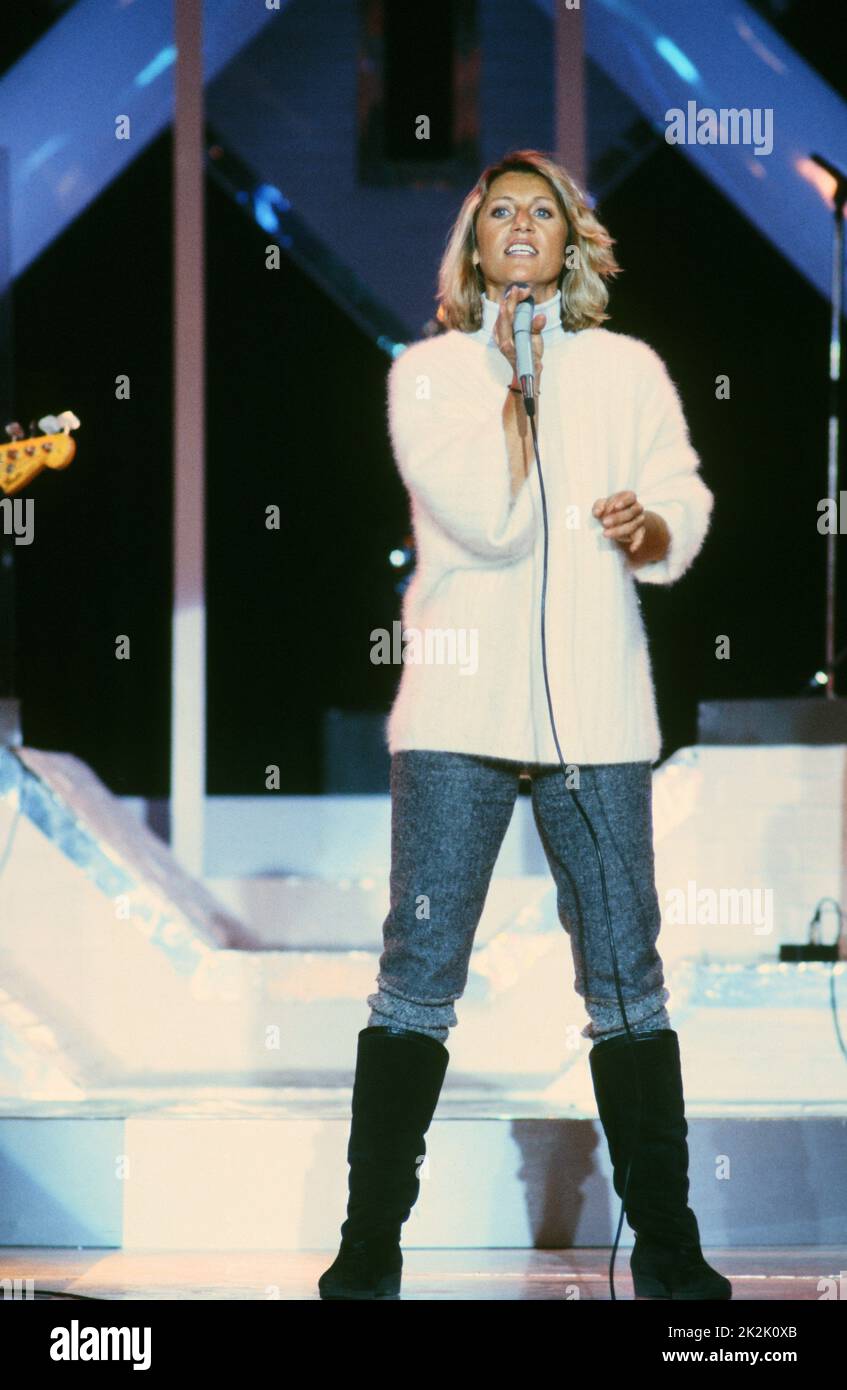 French singer Sheila on the set of the variety TV show "Formule 1", on ...