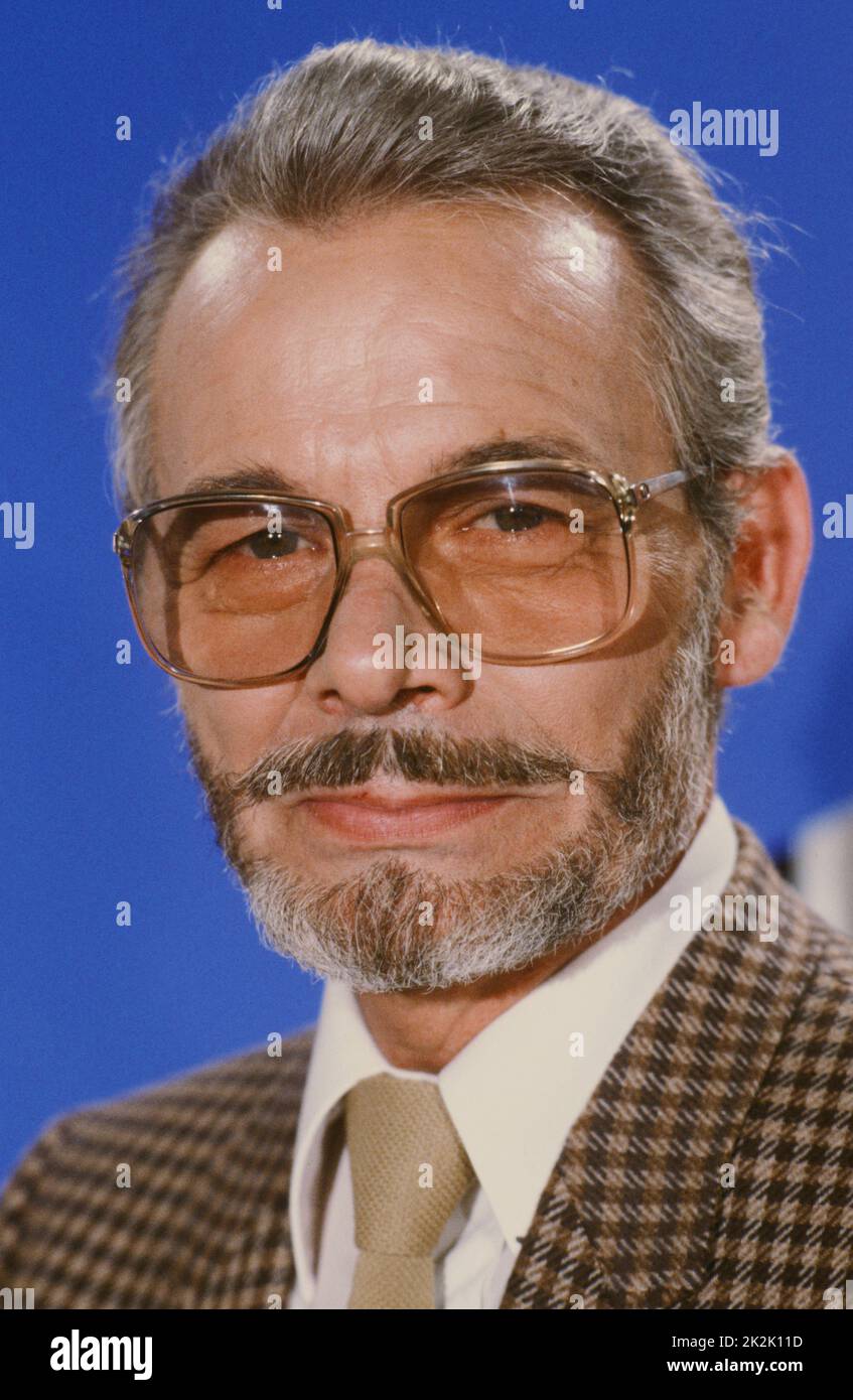 French television producer Jacques Solness presenting the first ...