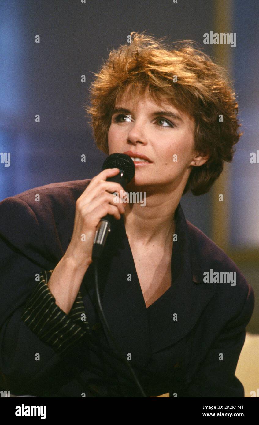 The Quebec singer Diane Tell on the set of the radio programme "Pollen ...