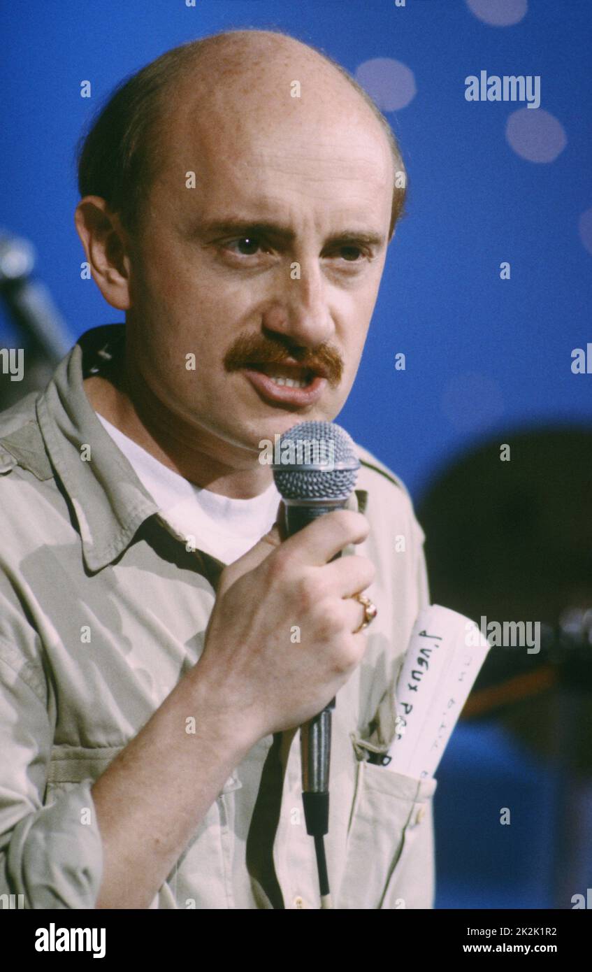 French actor Michel Blanc performing "Marche à l'ombre" on the set of ...
