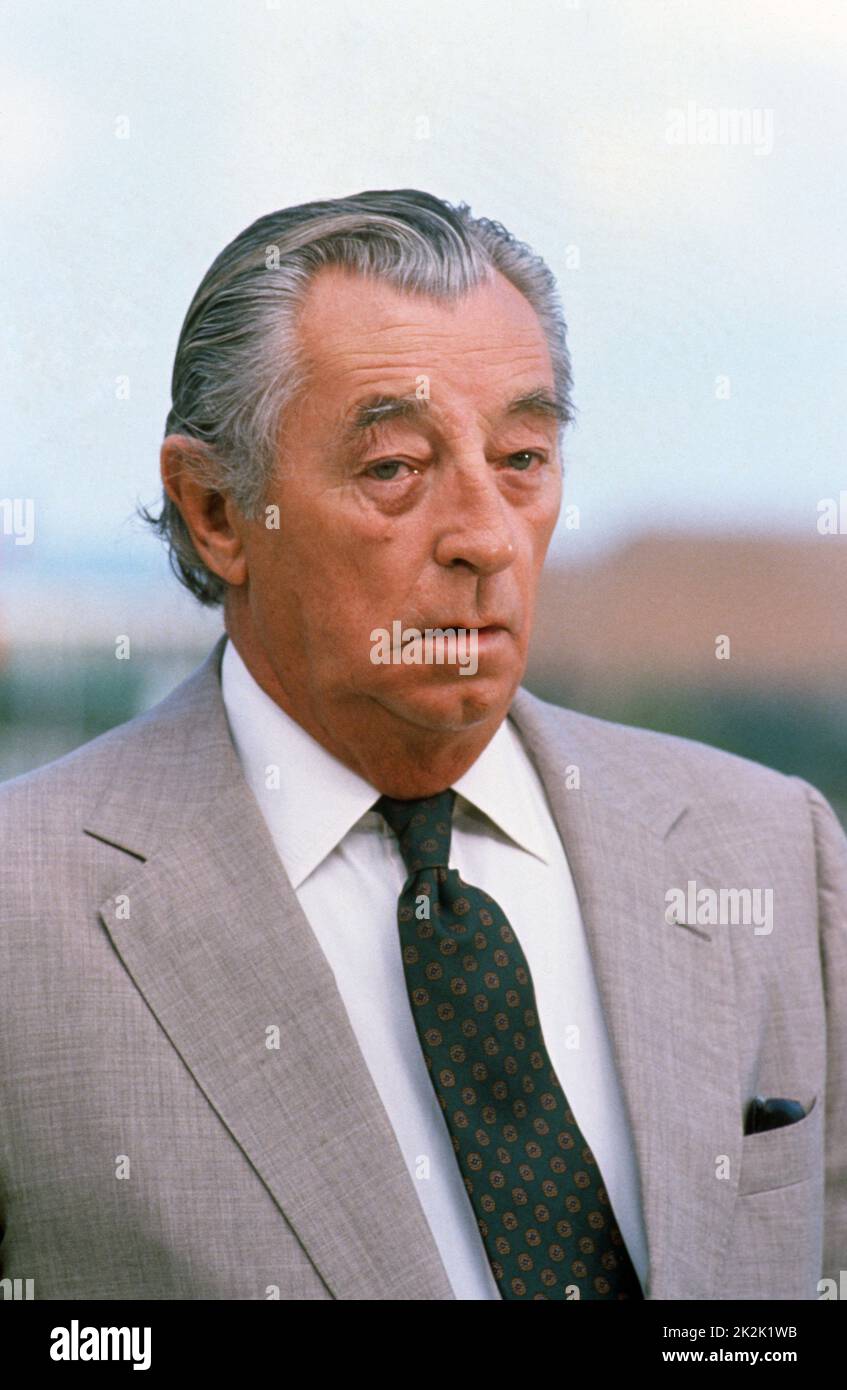 Robert mitchum portrait hi-res stock photography and images - Alamy