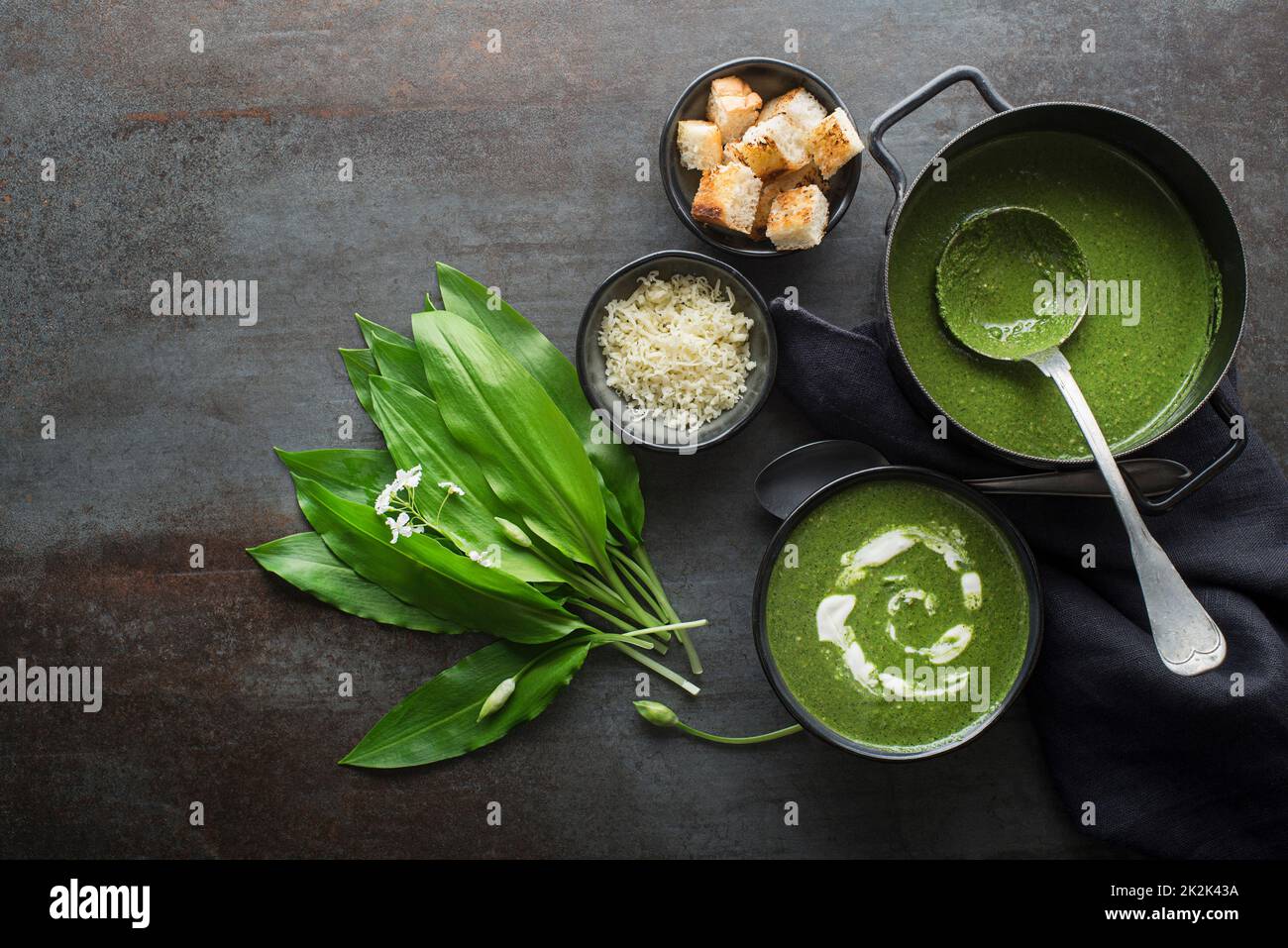 Garlic bread parmesan hi-res stock photography and images - Alamy