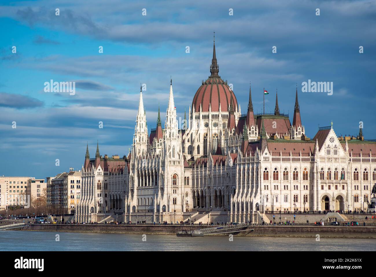 Opposite building hi-res stock photography and images - Alamy