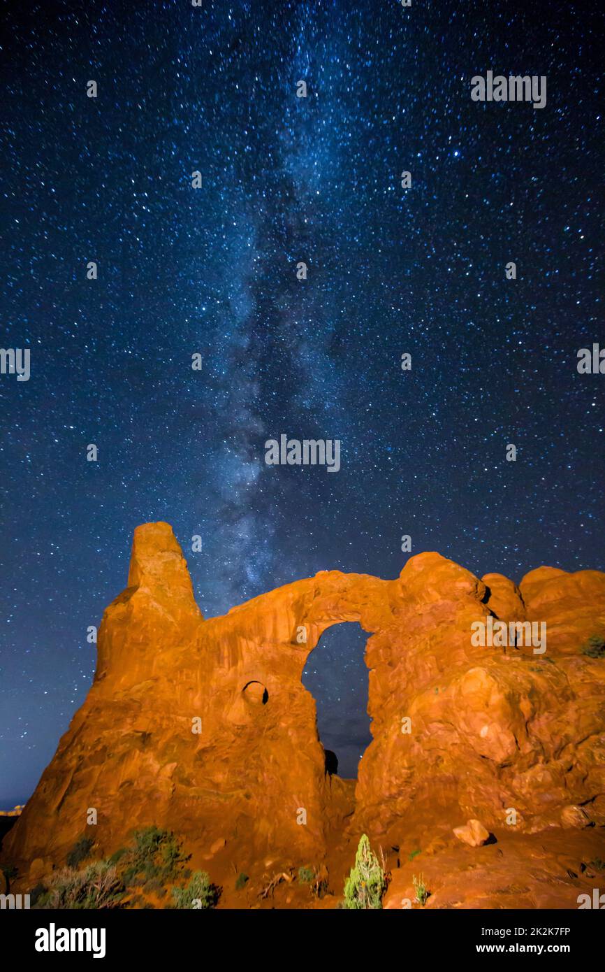 The Milky Way Galaxy in the night sky over Turret Arch in the Windows ...