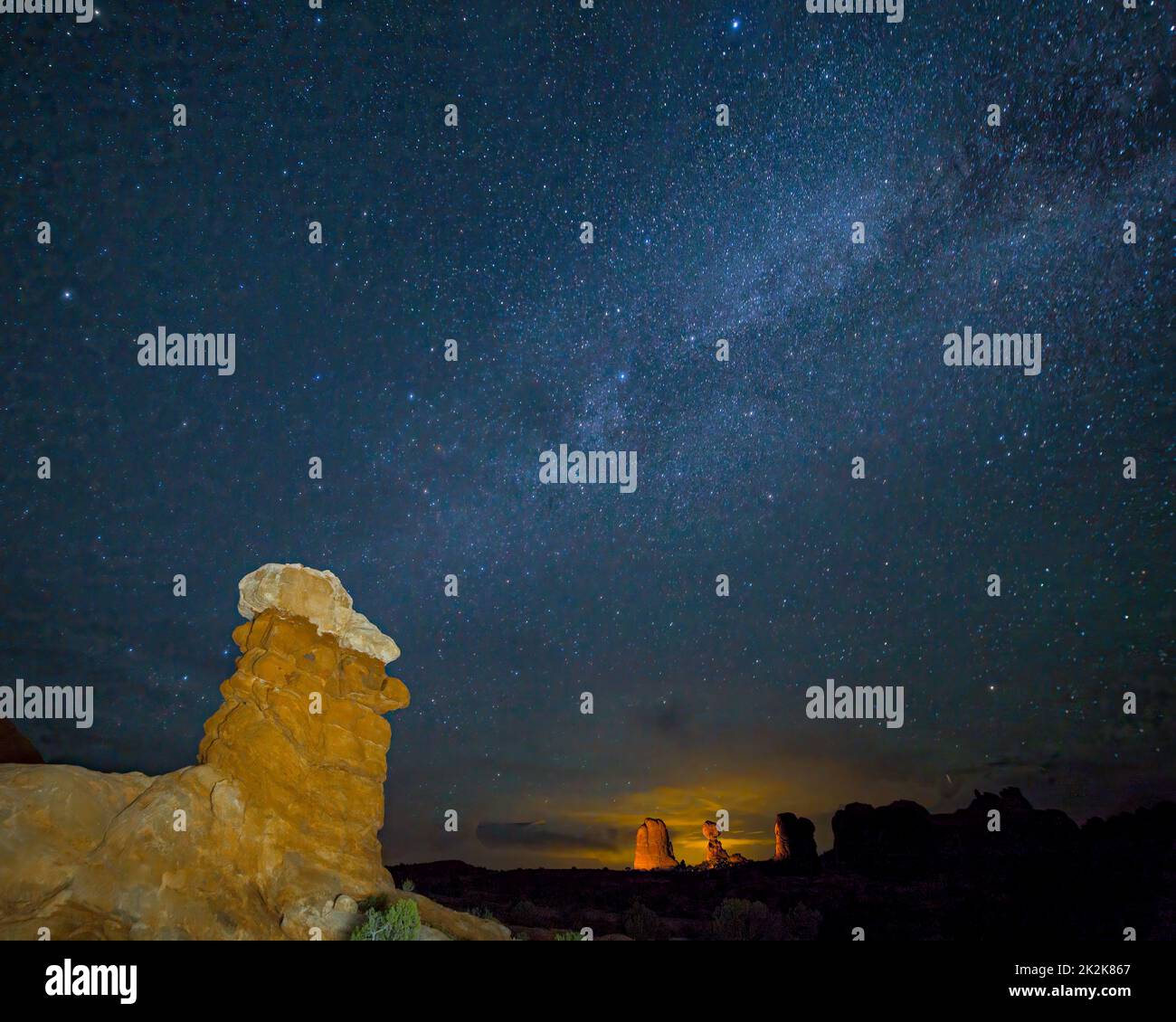 Silhouette pinnacles milky way hi-res stock photography and images - Alamy