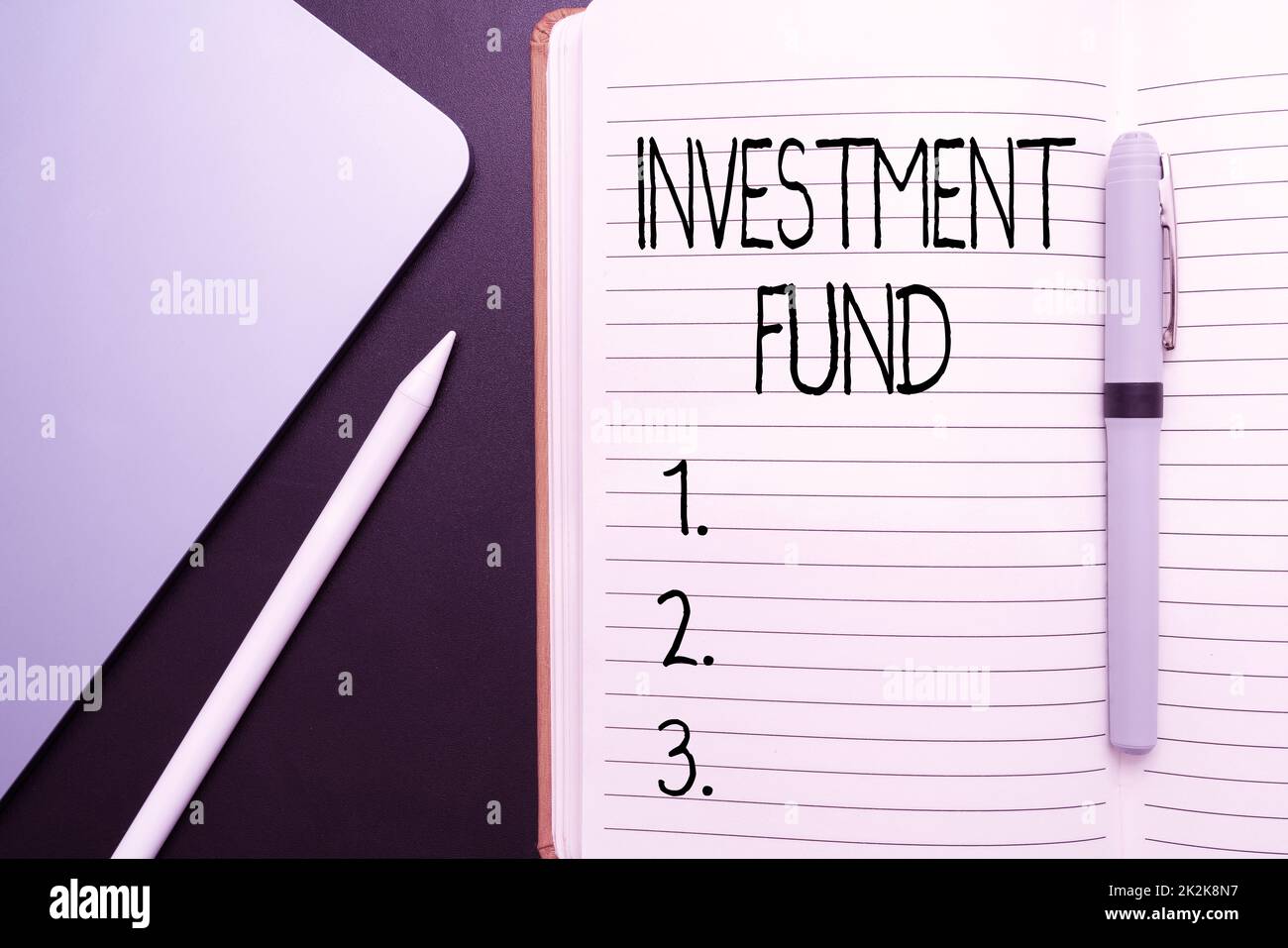 Hedge fund desk hi-res stock photography and images - Alamy