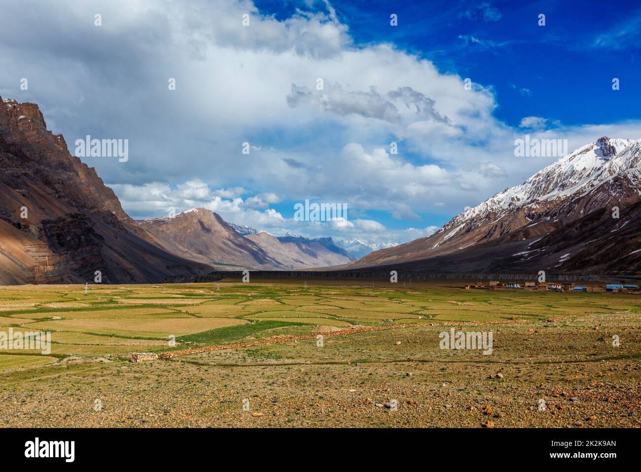 Himalayas mountains india hi-res stock photography and images - Alamy