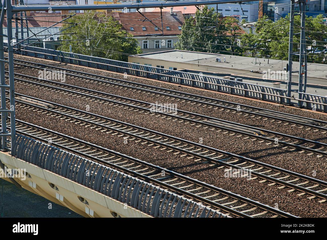 Railway through city hi-res stock photography and images - Alamy