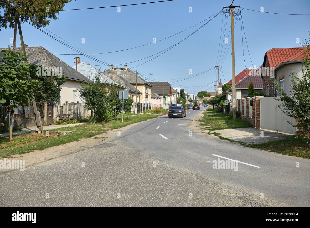 Village street view hi-res stock photography and images - Alamy