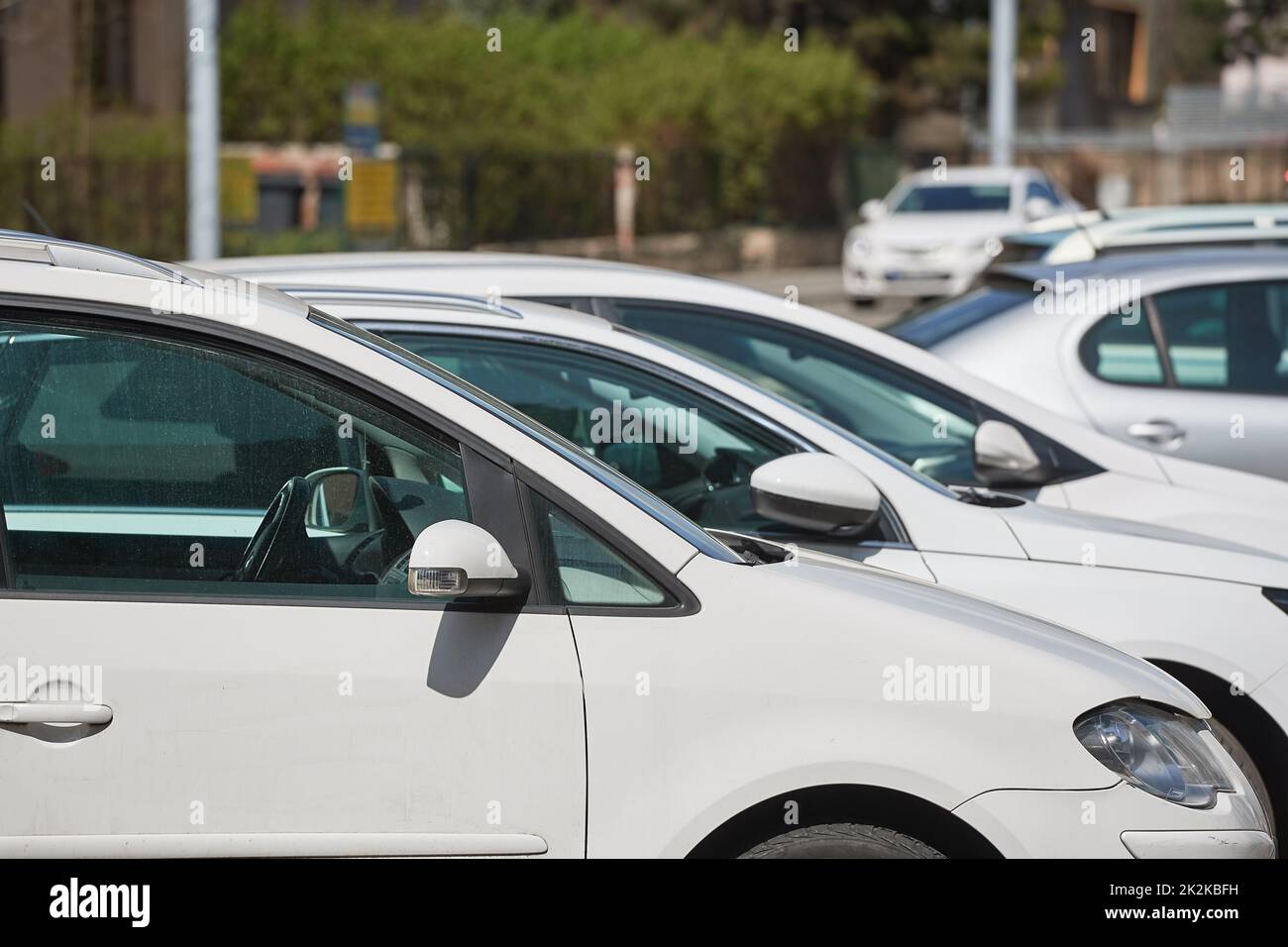 Row of cars front front hi-res stock photography and images - Alamy