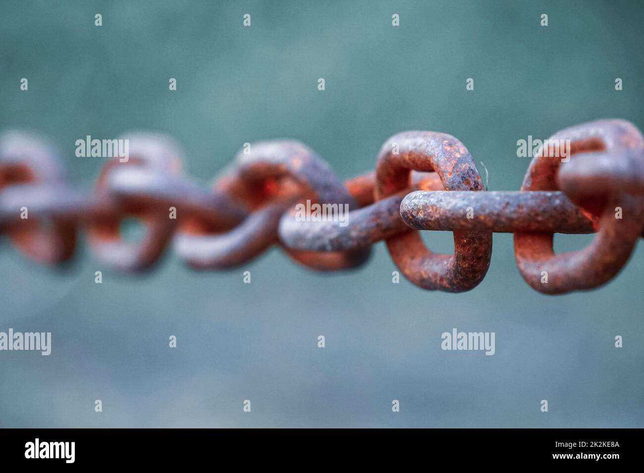 Old chain wallpaper hi-res stock photography and images - Alamy