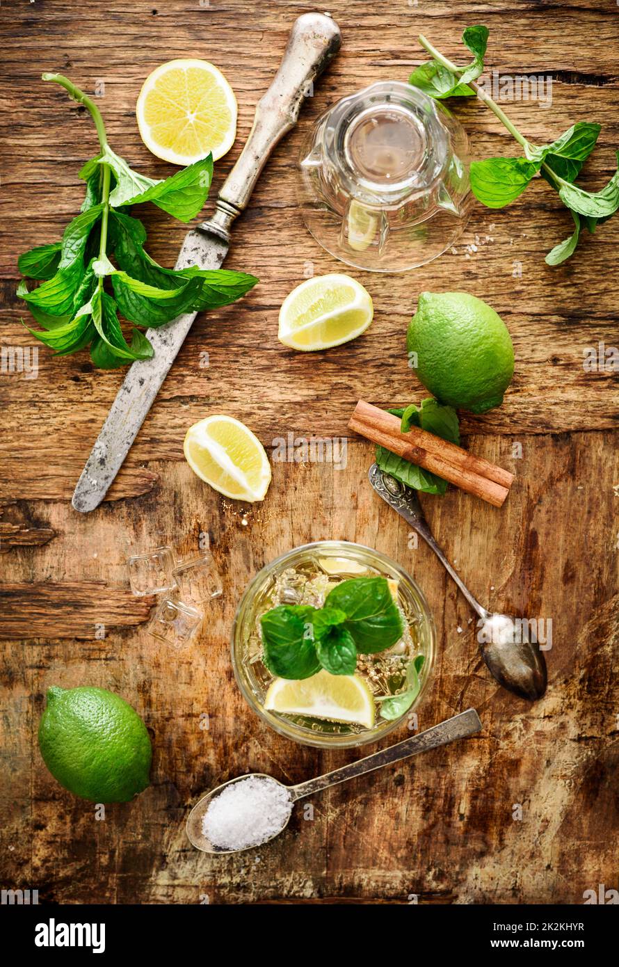 Bartender making mojito hi-res stock photography and images - Alamy