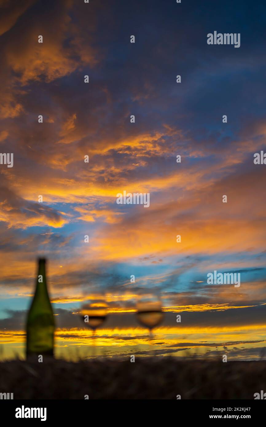 Wine and sunset hi-res stock photography and images - Alamy