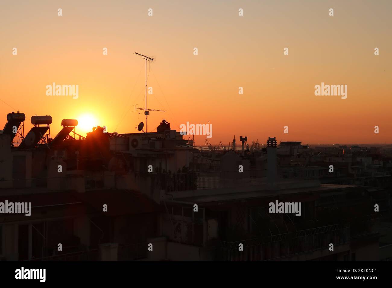 Rooftop sunset view hi-res stock photography and images - Alamy
