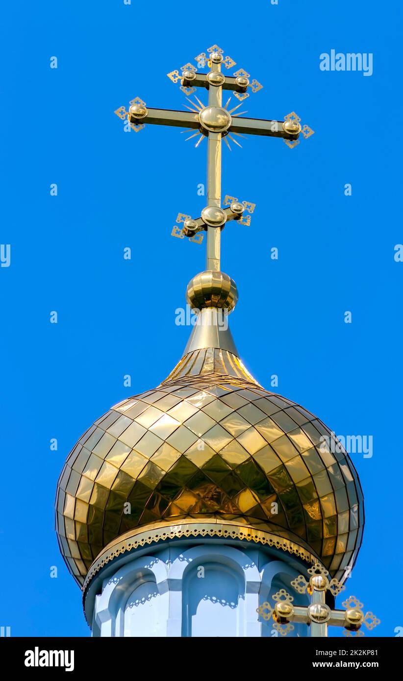 Golden dome religious cross hi-res stock photography and images - Alamy