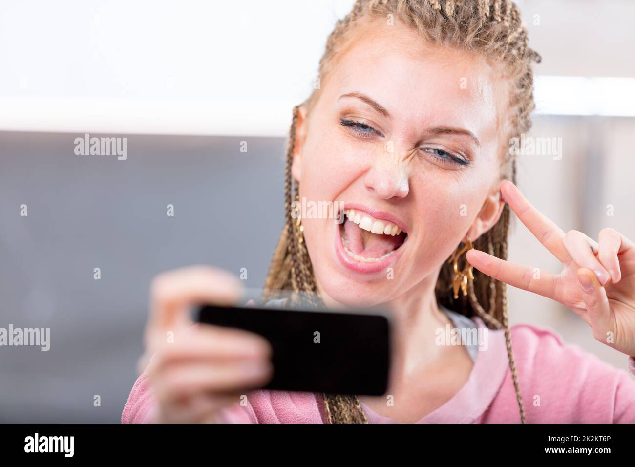 Cheering face hi-res stock photography and images - Alamy