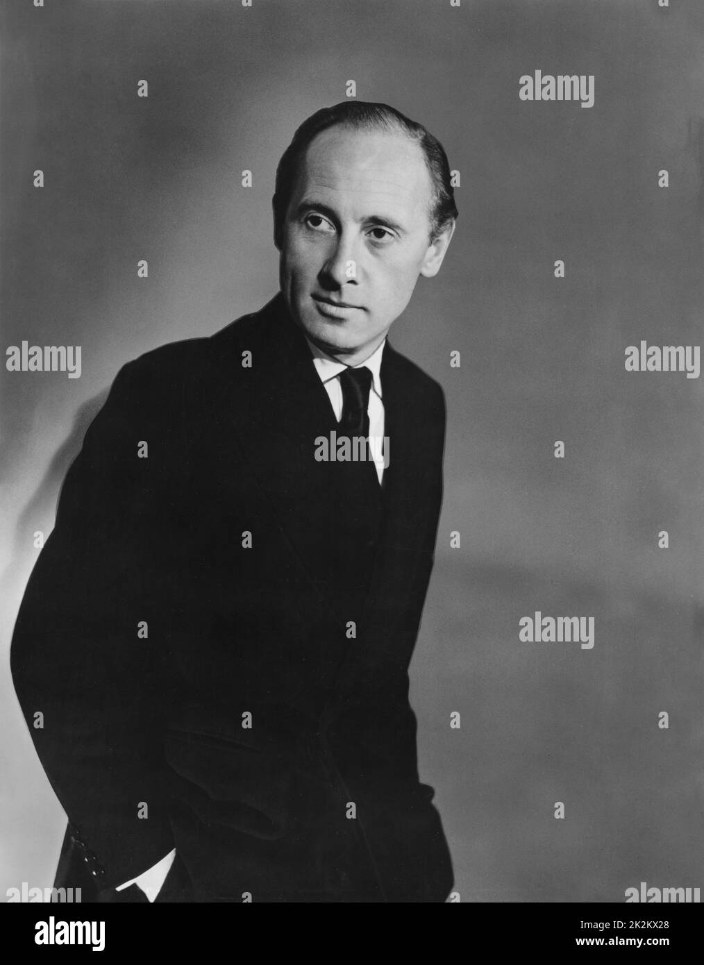 Director Roy Ward Baker, 1958 A Night to Remember Stock Photo - Alamy