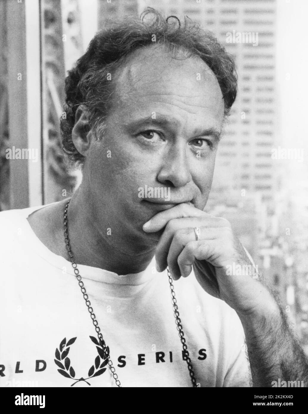 Andrew Bergman directs the romantic comedy "It Could Happen to You ...