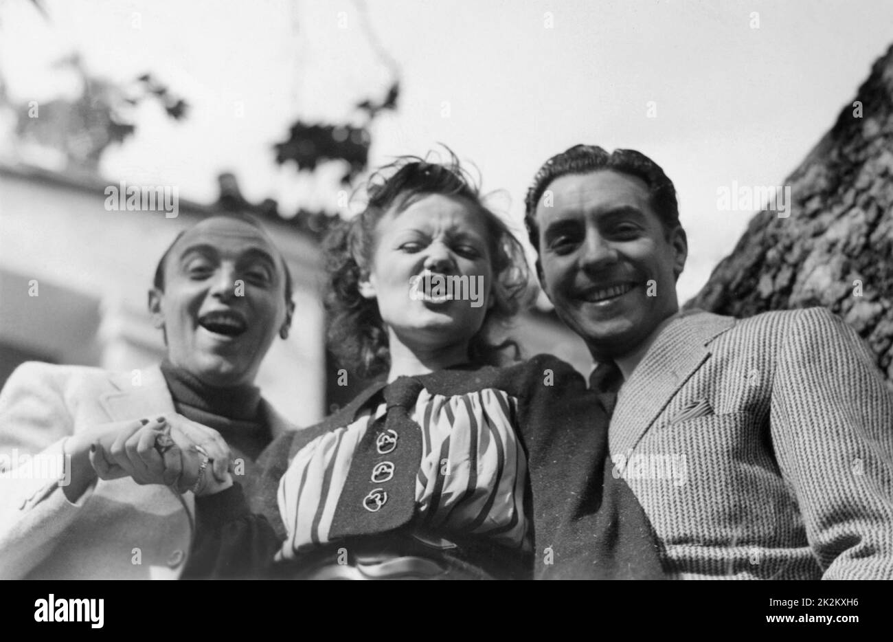 Betty Grable and Robert Florey on the set of This way please, 1937 USA Director : Robert Florey ...