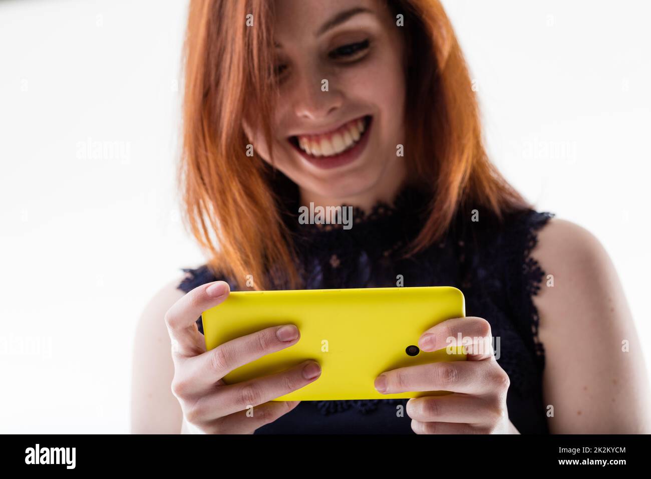 Click with mobile phone hi-res stock photography and images - Alamy