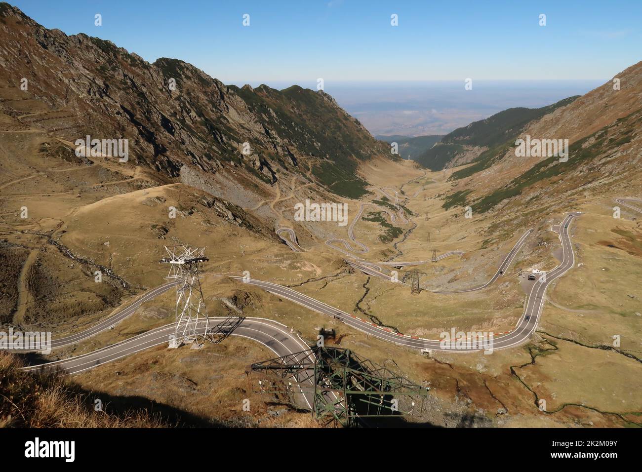 Spectacular view onto the Transfagarasan Highway in the late summer ...