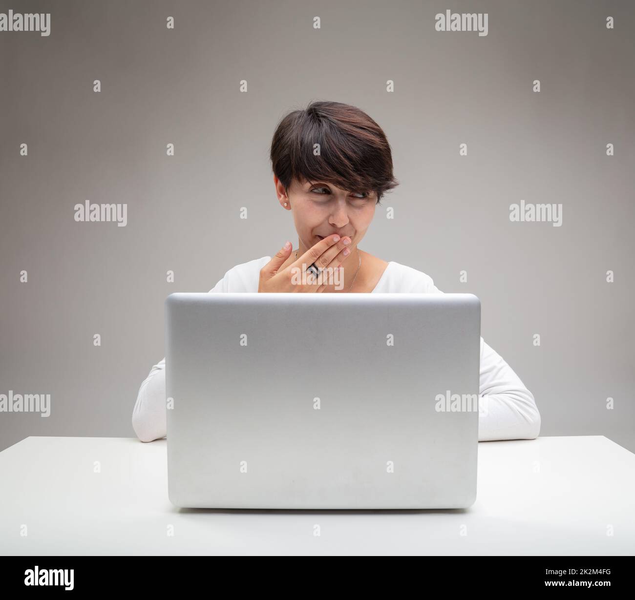 Look amused hi-res stock photography and images - Alamy