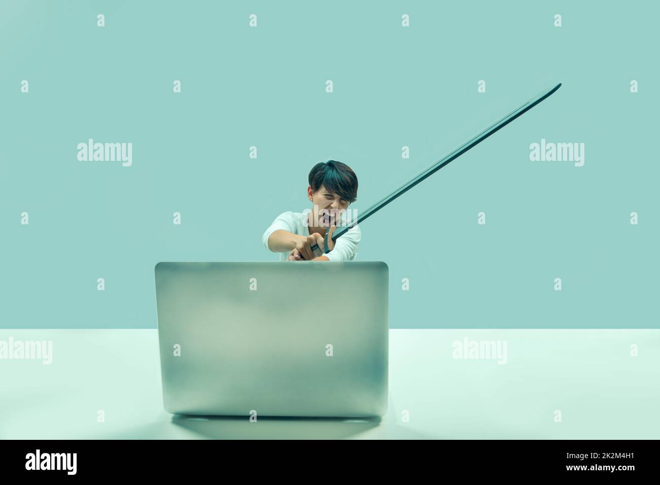 Angry woman laptop hi-res stock photography and images - Alamy