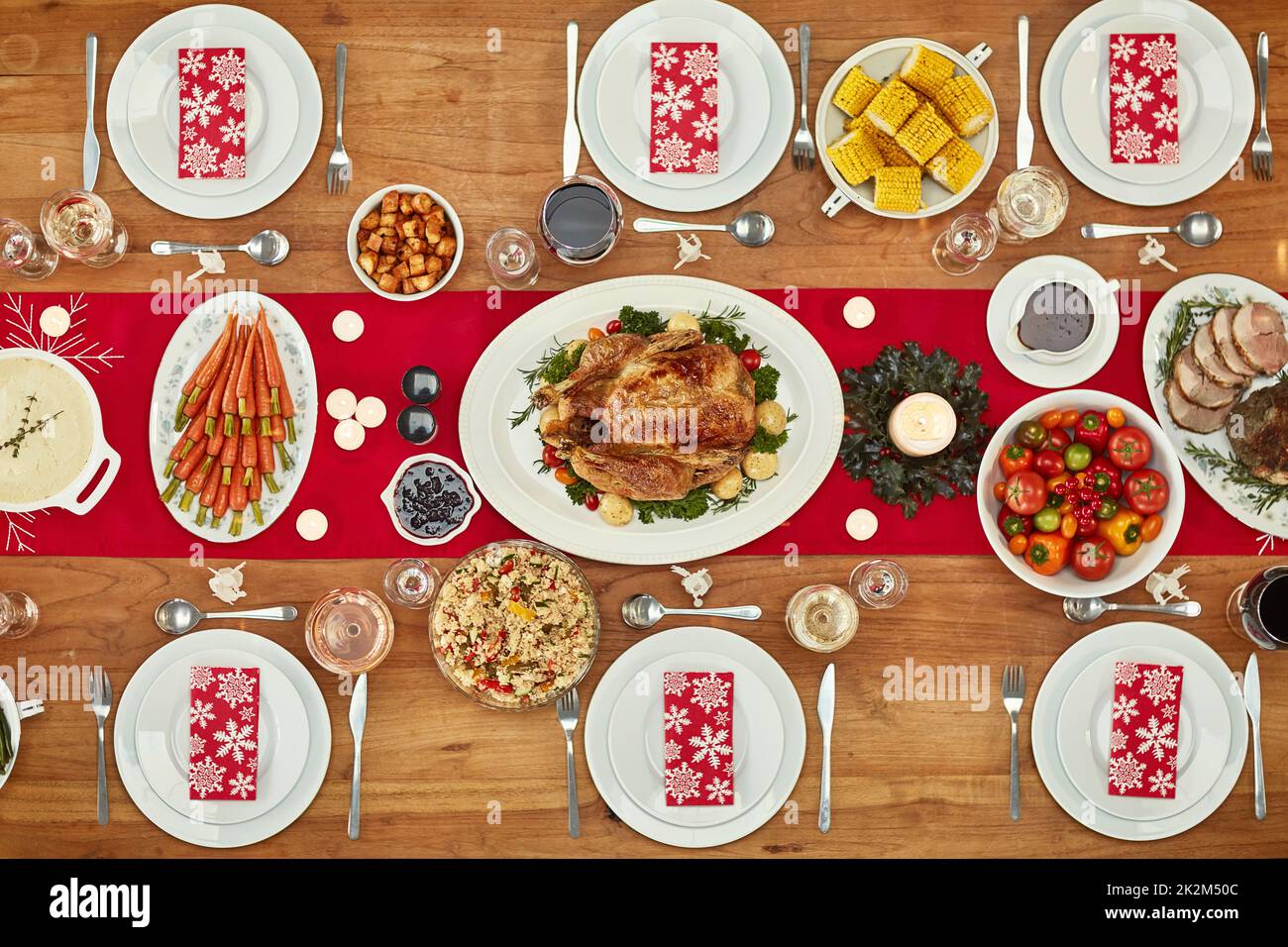Feast table hi-res stock photography and images - Alamy