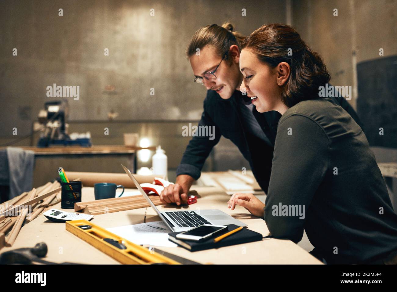 Two heads together men hi-res stock photography and images - Alamy