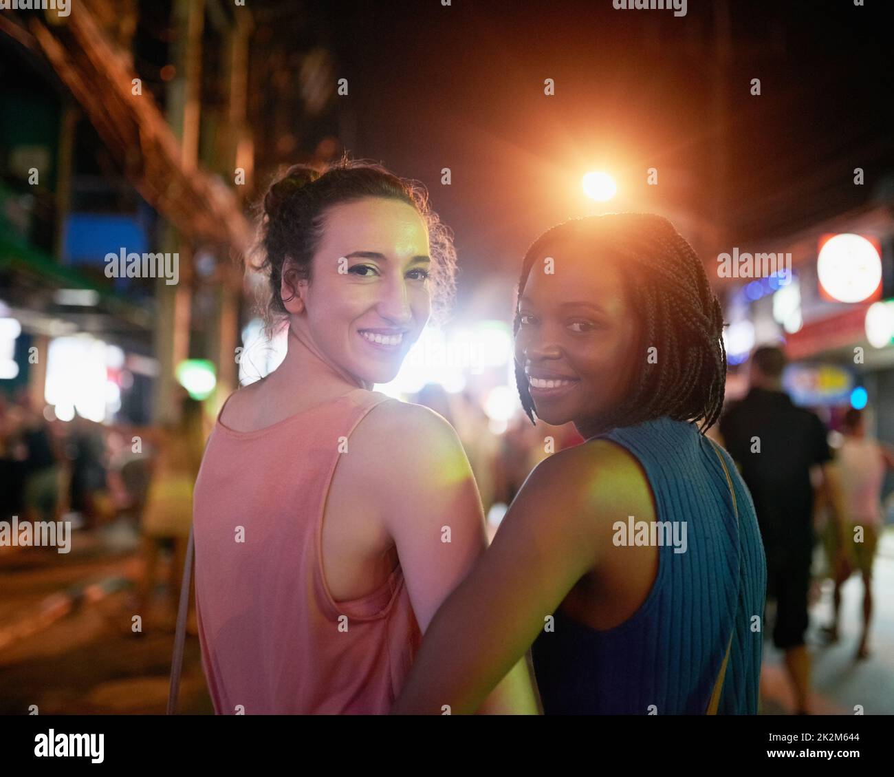 Two friends exploring city hi-res stock photography and images - Alamy