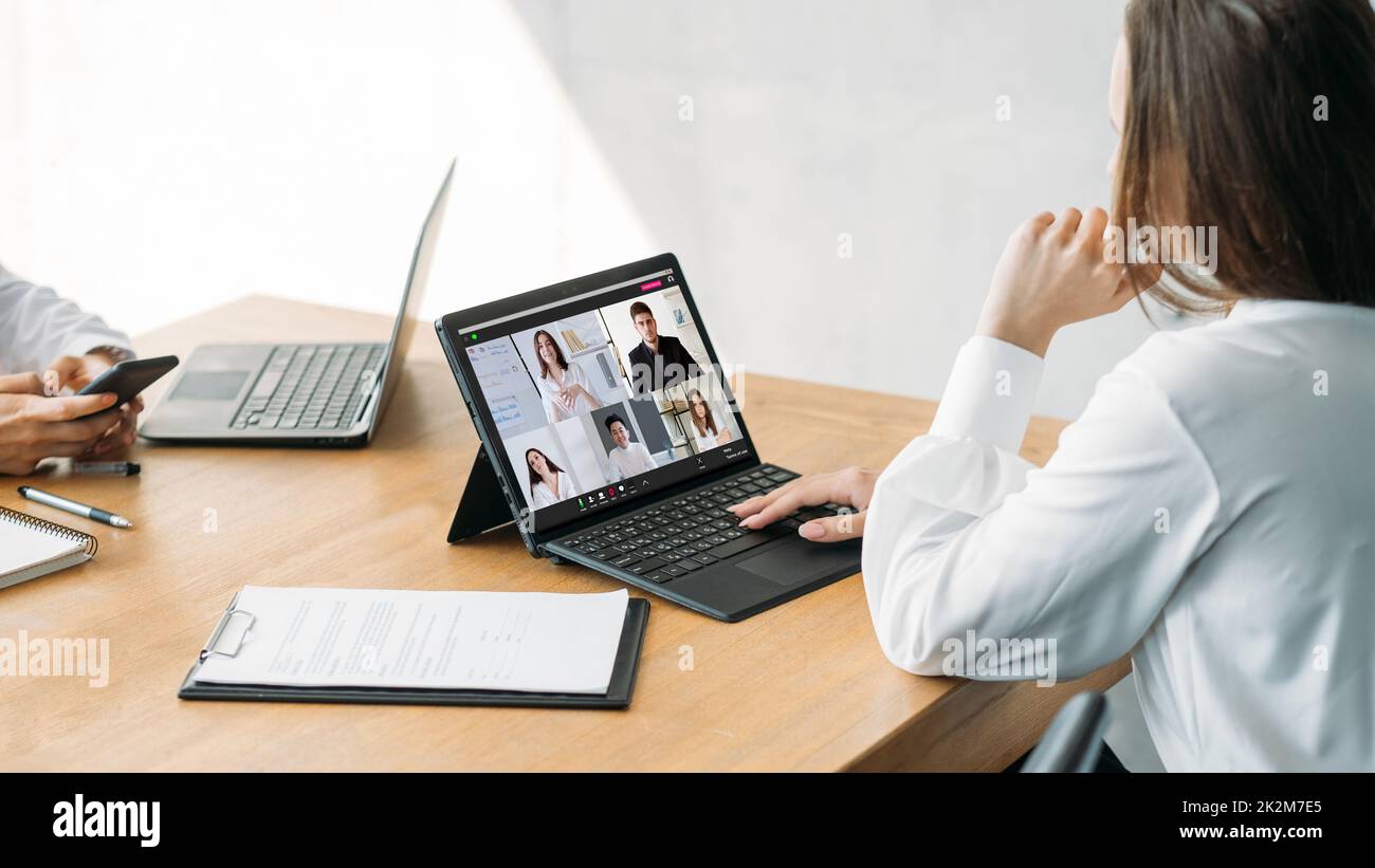Video presentation office hi-res stock photography and images - Alamy