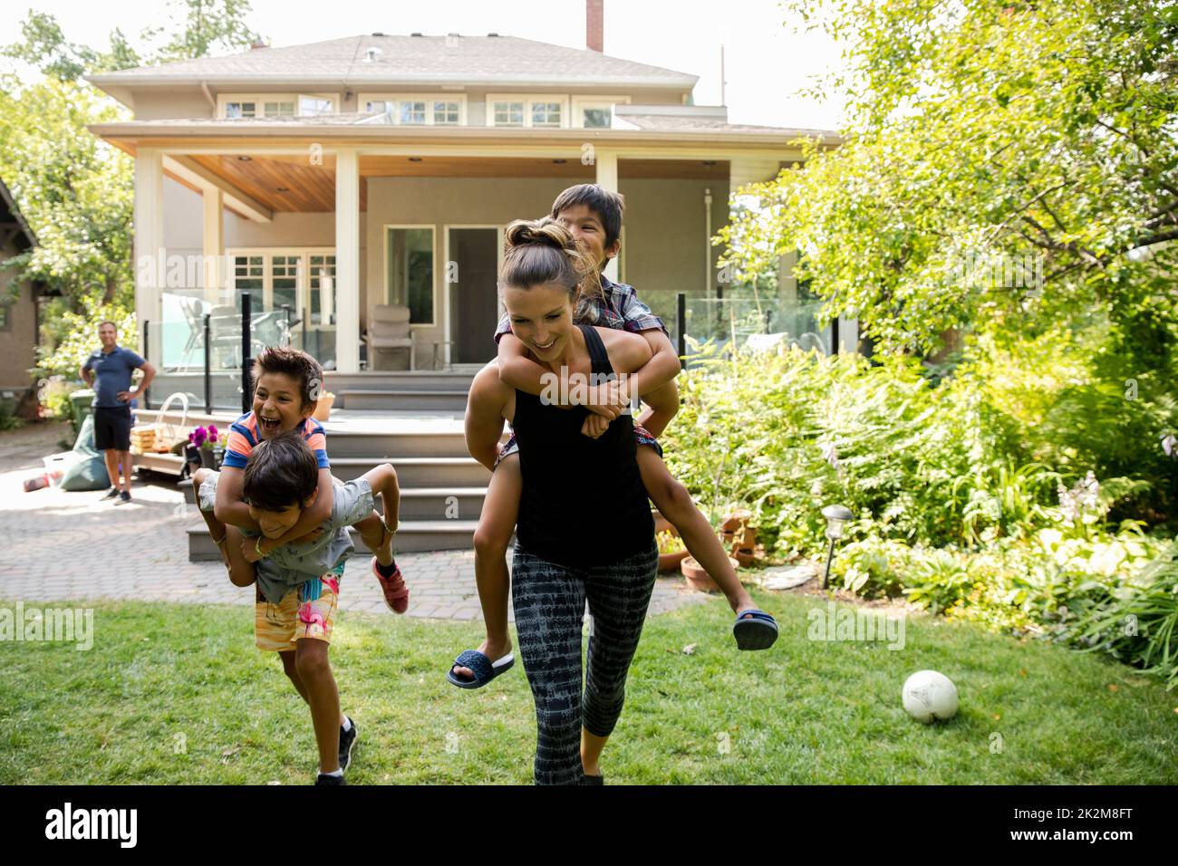 Piggyback children hi-res stock photography and images - Alamy