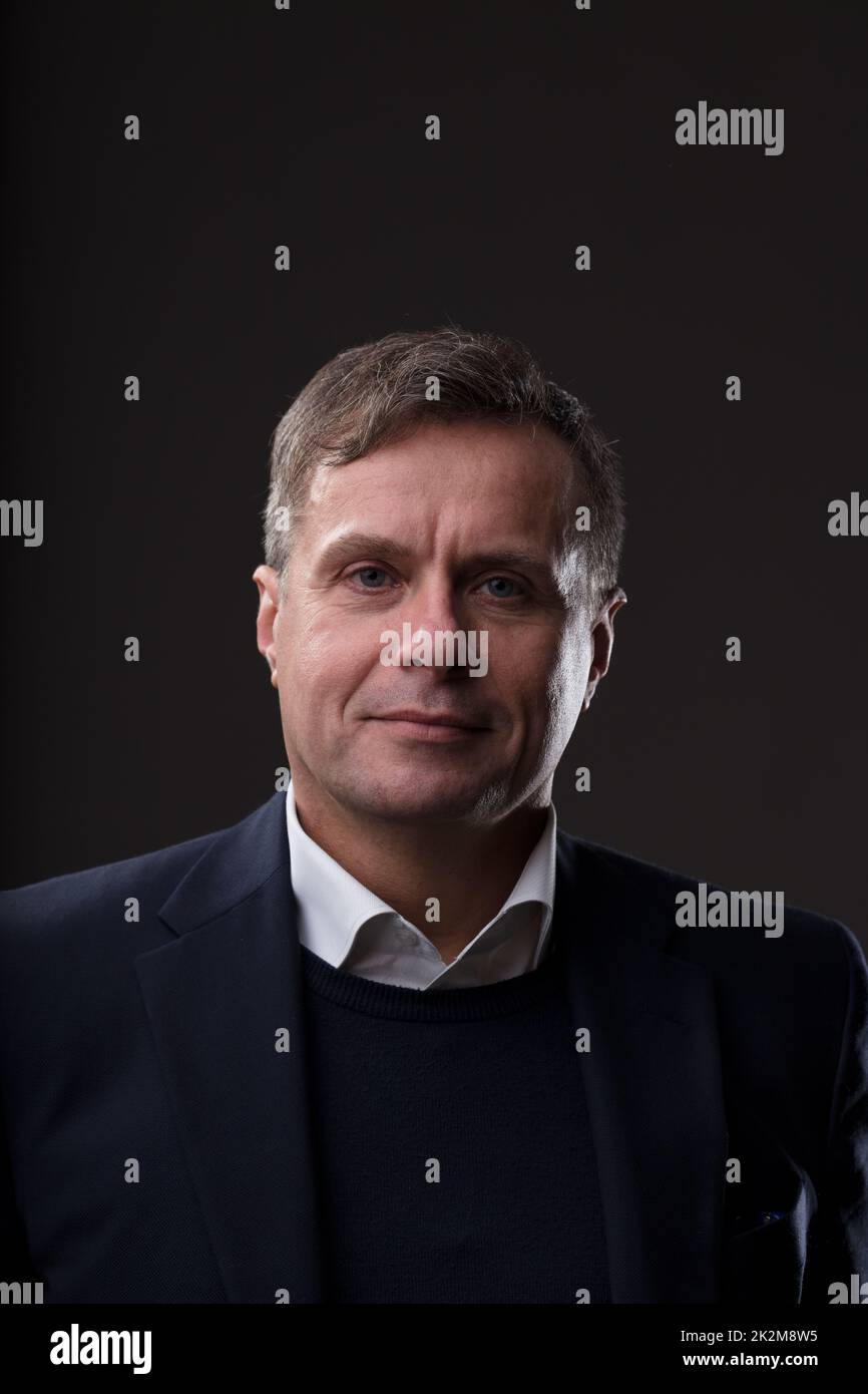 Mature business man hi-res stock photography and images - Alamy