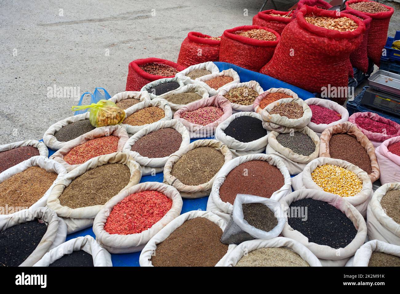 Unpackaged vegetable seeds, organic vegetable seeds, a large amount and ...