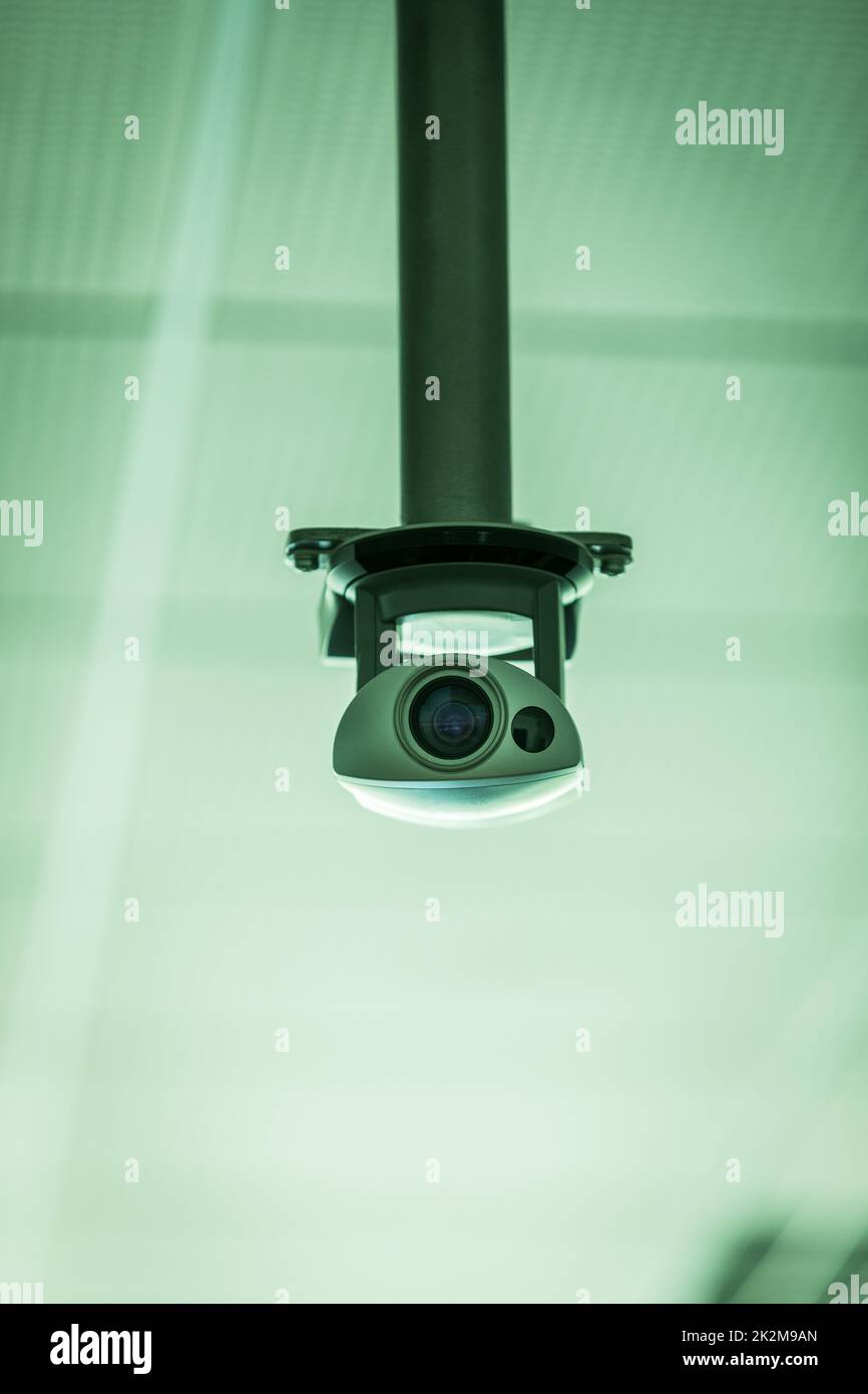 Ceiling mounted camera hi-res stock photography and images - Alamy