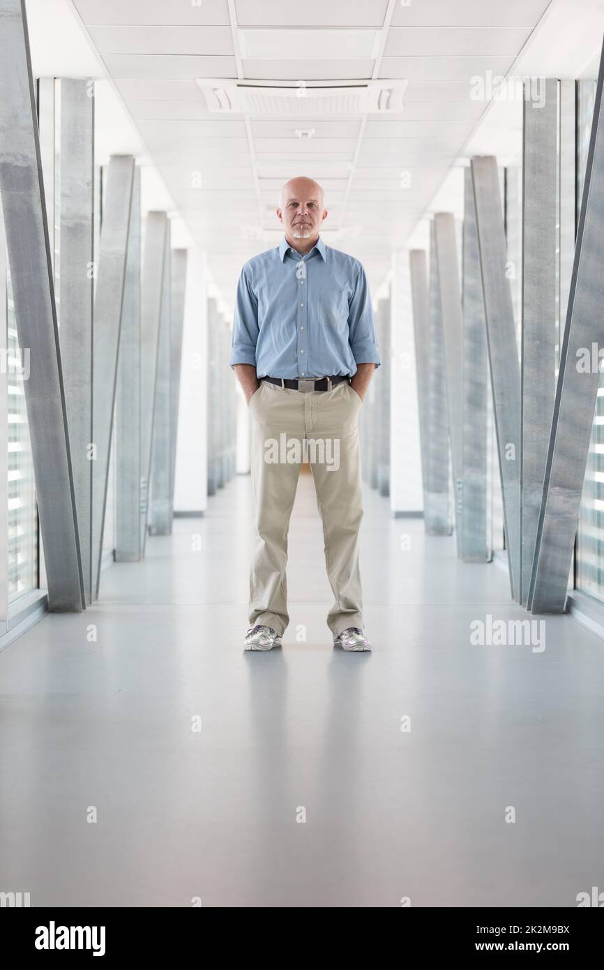 People inside hallway hi-res stock photography and images - Alamy