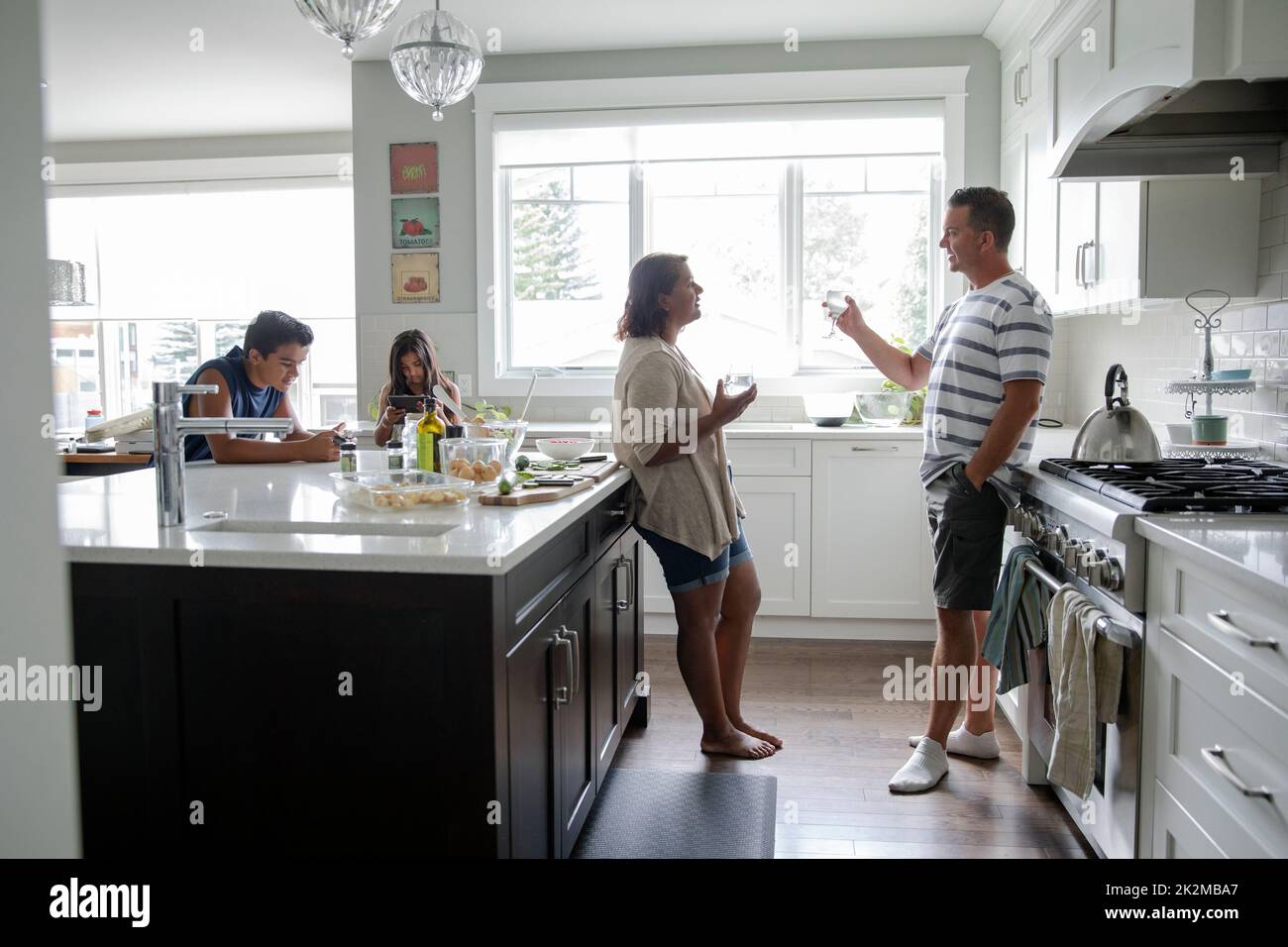 Kitchen family indian hi-res stock photography and images - Alamy
